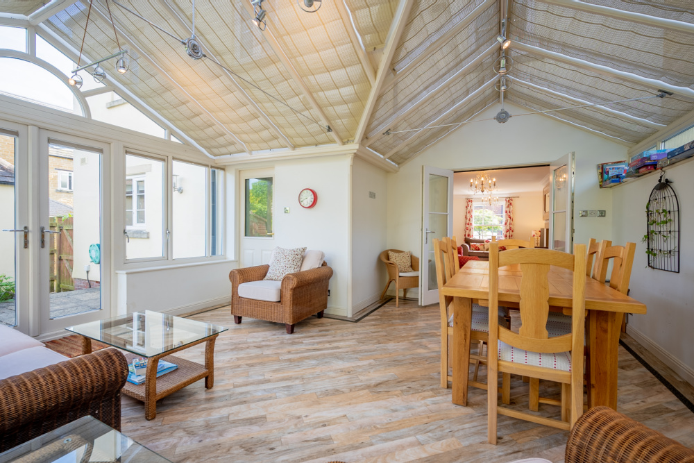 Kissing Gate Cottage Conservatory - Chipping Campden Holiday Cottages